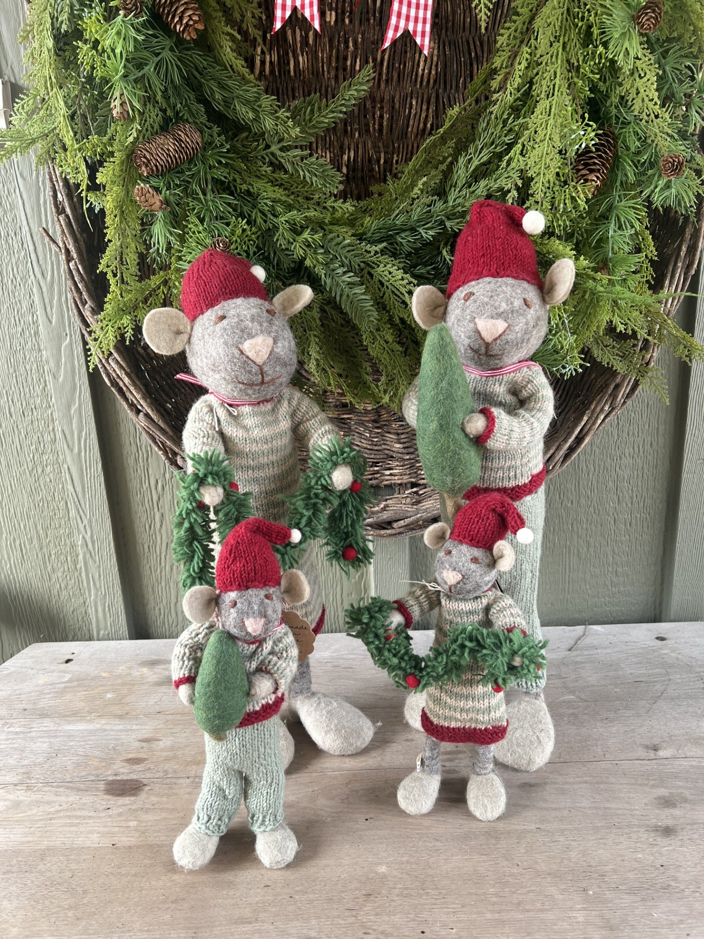 THE most adorable wool Christmas mice ever!!! – Blessedmommahome